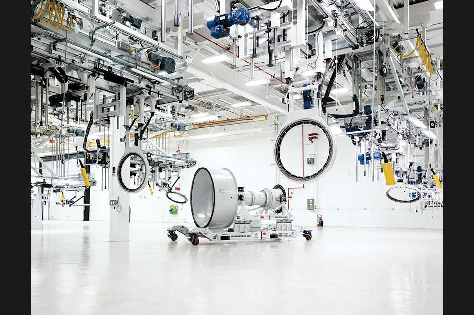 Pratt & Whitney's Jet-Engine Assembly Line - Bloomberg