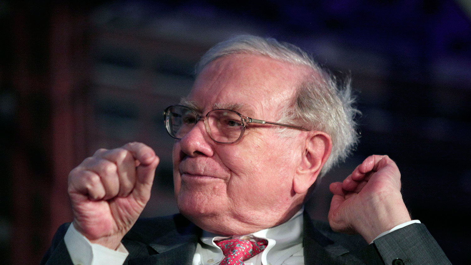 Buffett: Elizabeth Warren Is Too 'Angry and Demonizing' - Bloomberg