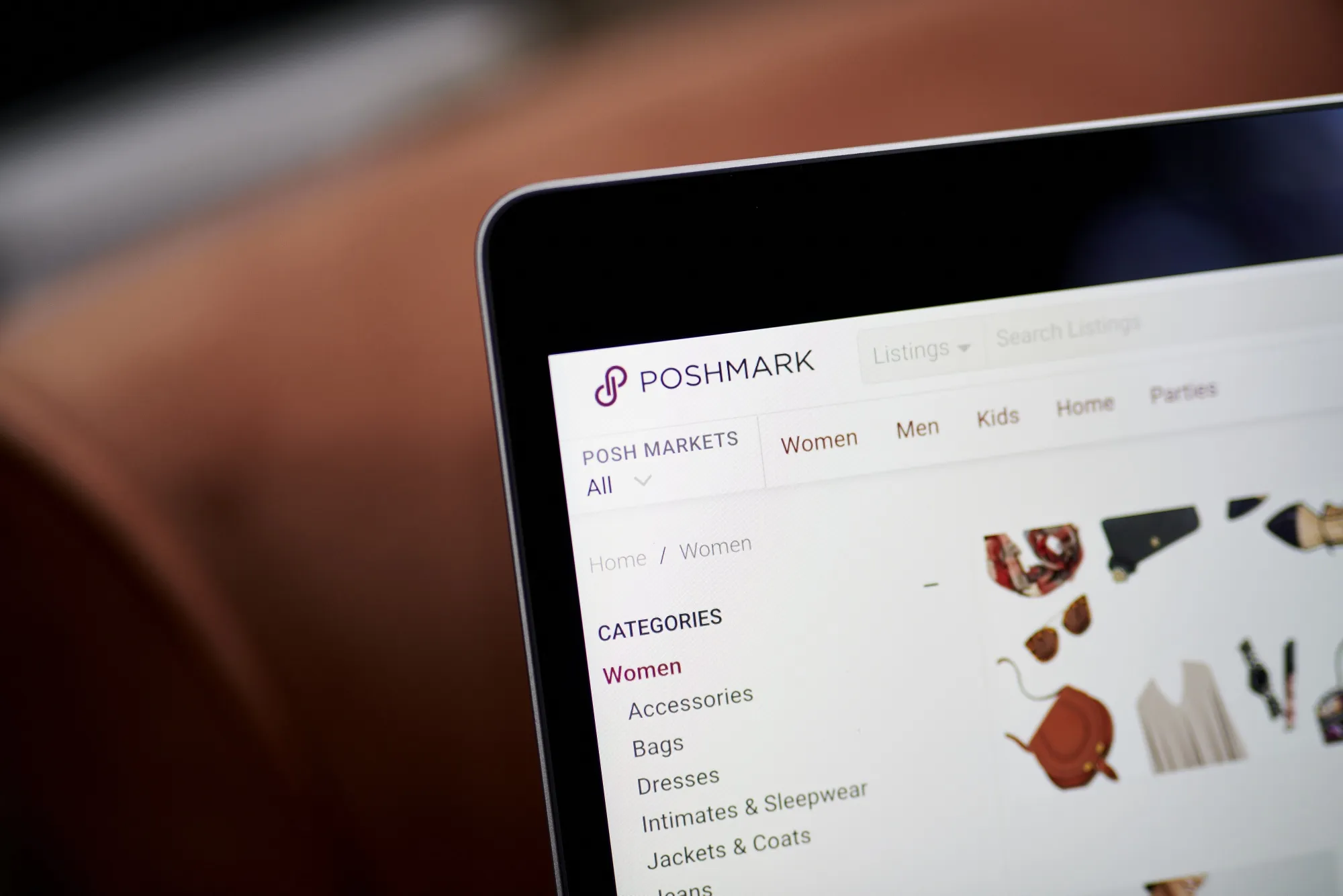 Poshmark (POSH) Mulling Expansion to Europe Amid Growing Resale Market ...