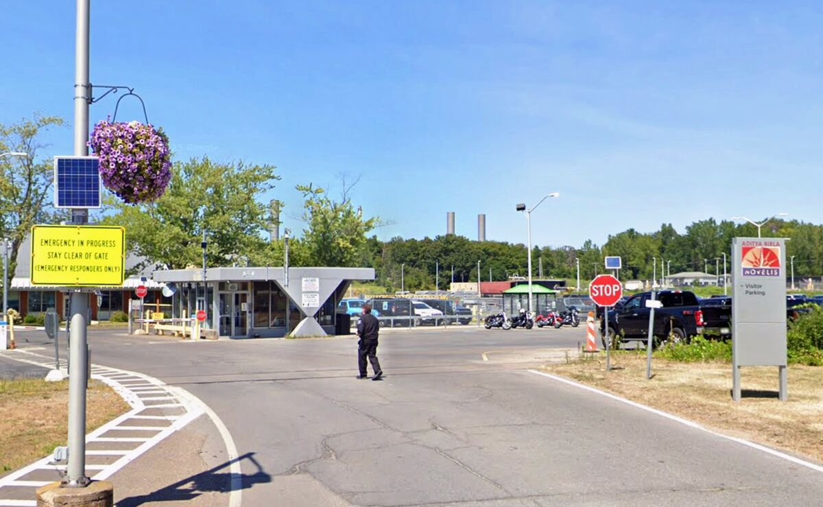 Aluminum Plant Supplying Ford Hit by Another Fire Amid Recovery - Bloomberg