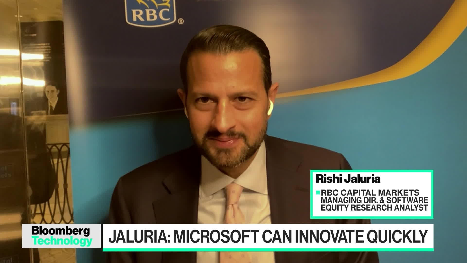 Watch Microsoft Unveils Its First Custom-Designed AI, Cloud Chips ...