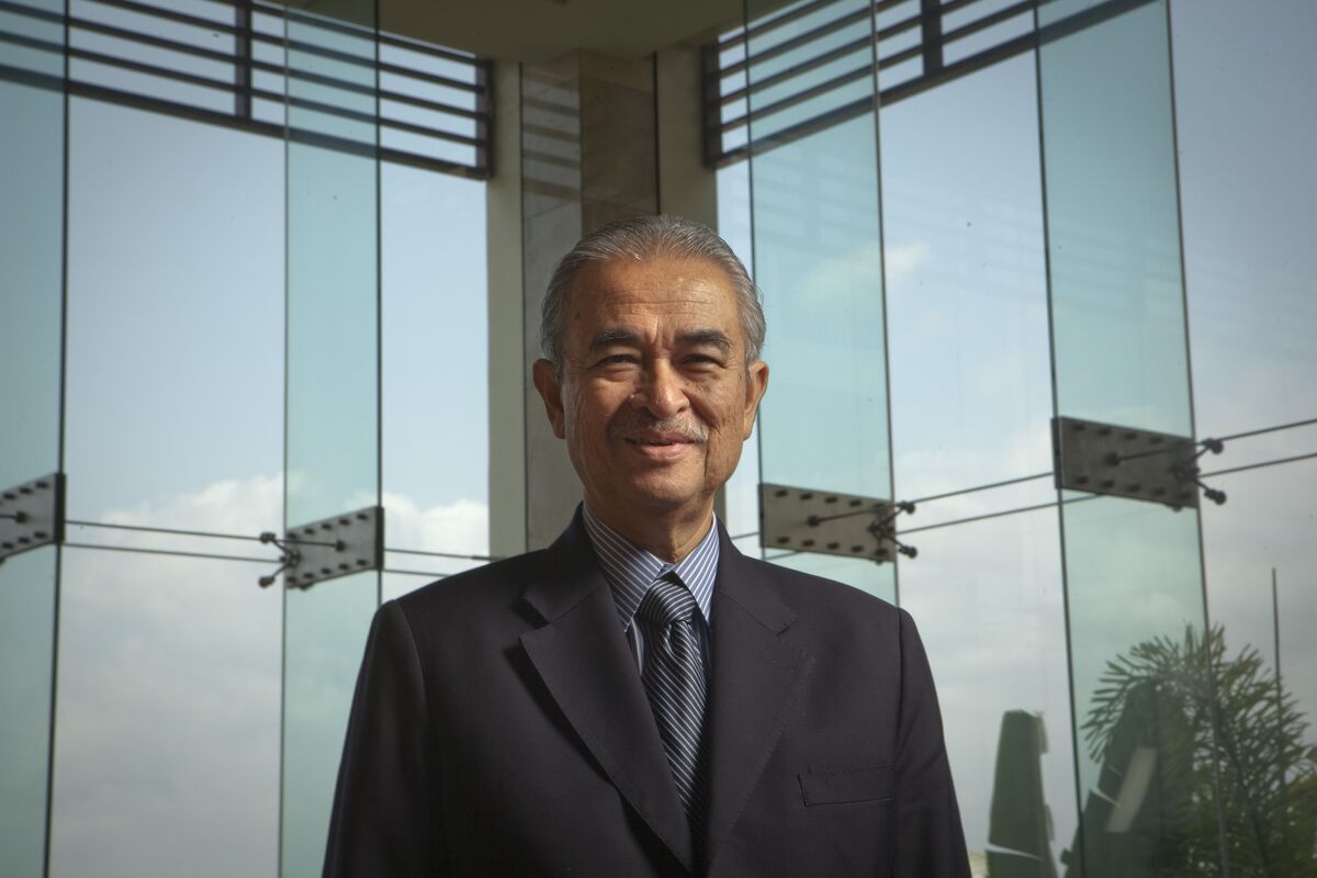 Abdullah Badawi, Malaysia’s Ex-Prime Minister, Dies at 85 - Bloomberg