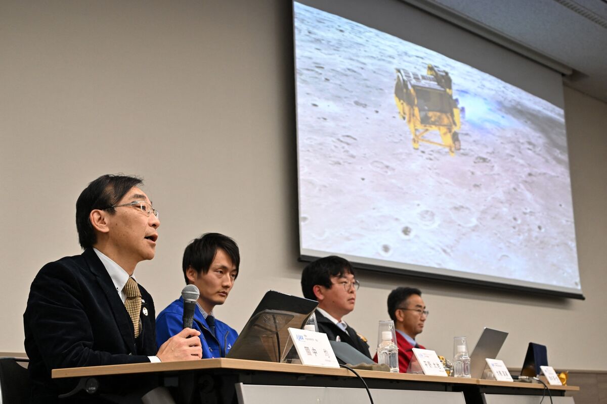 Moon Exploration: Japanese Moon Explorer Up Again After Solar Panel Fix ...