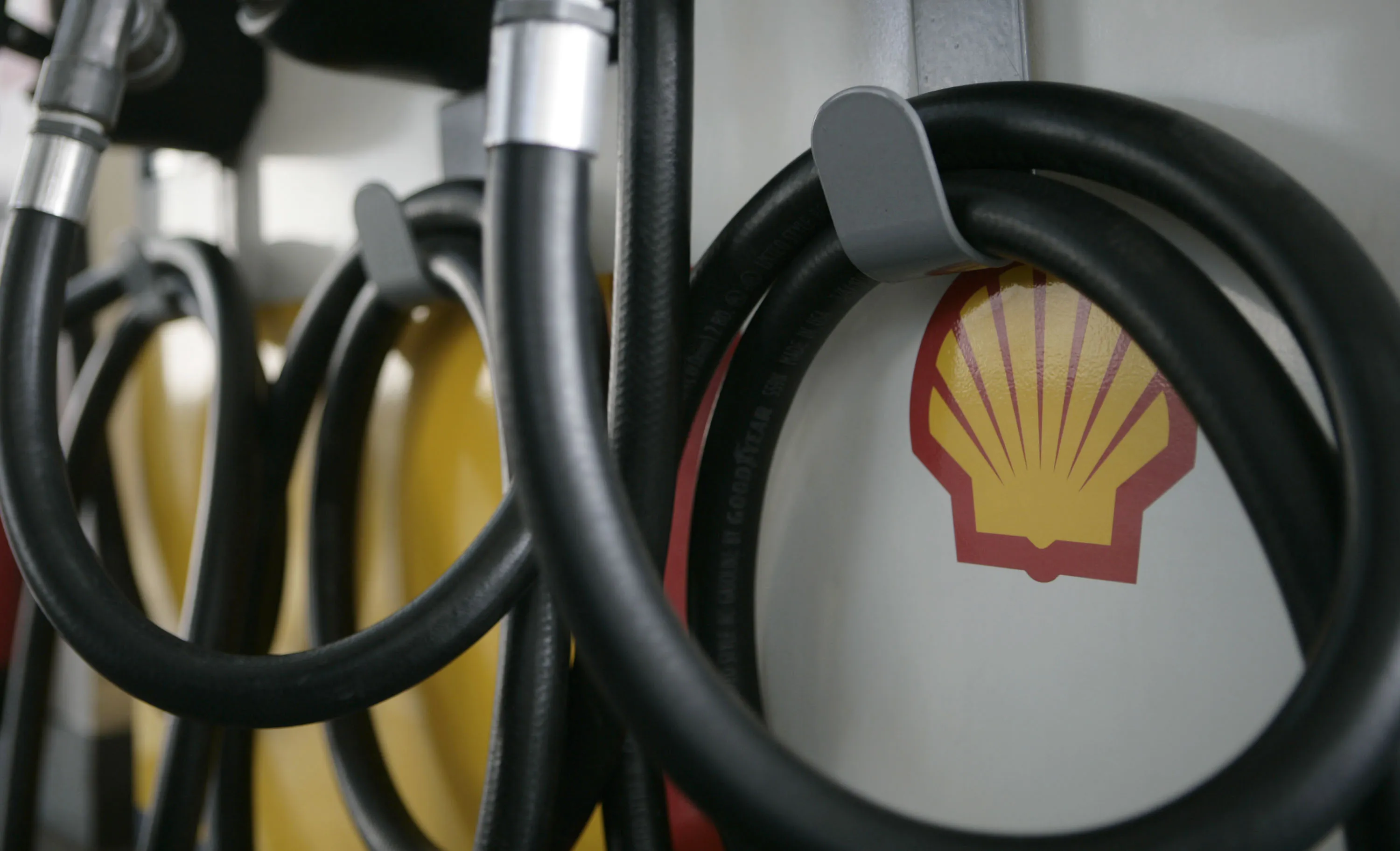 Shell to Pause Renewables Unit’s Spending Growth After Record 2022 ...