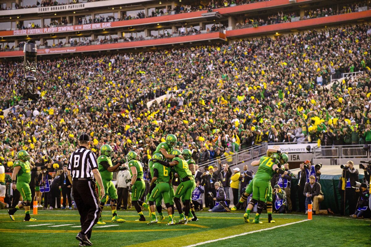 Proof That College Football Refs Are Riddled With Bias - Bloomberg