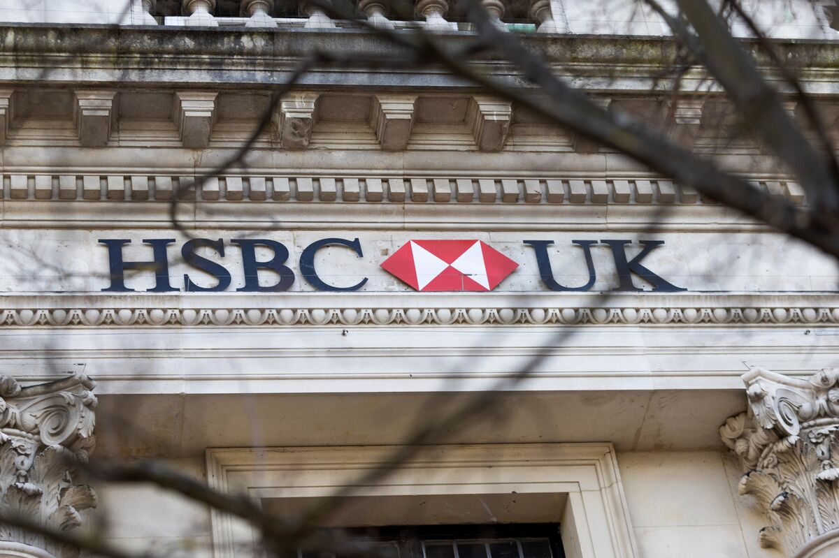 深夜に取締役会、週末の目まぐるしい交渉－HSBCのSVB部門買収 - Bloomberg