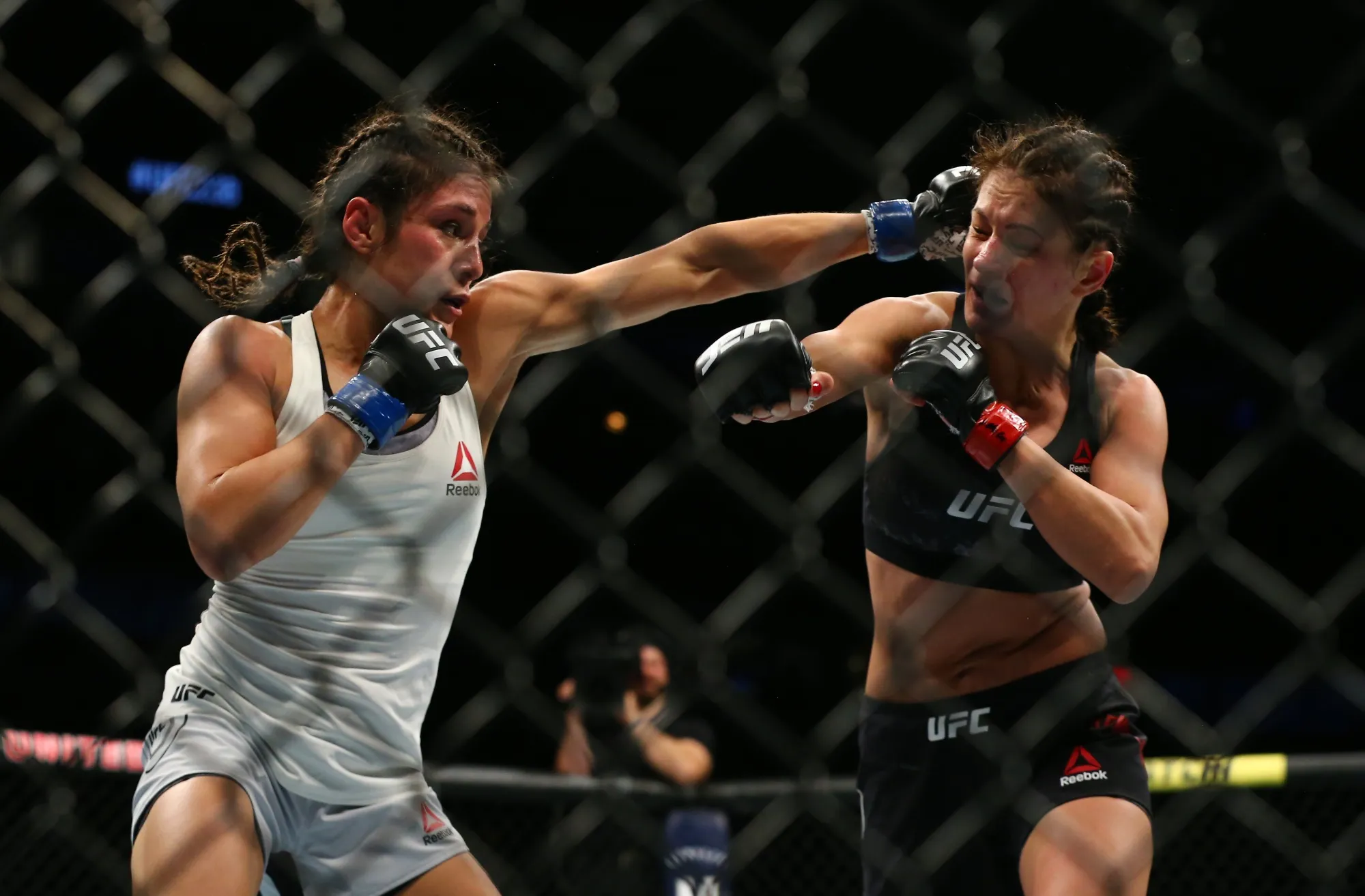 Fanatics Signs Trading Card Deal With UFC for Topps Brand - Bloomberg