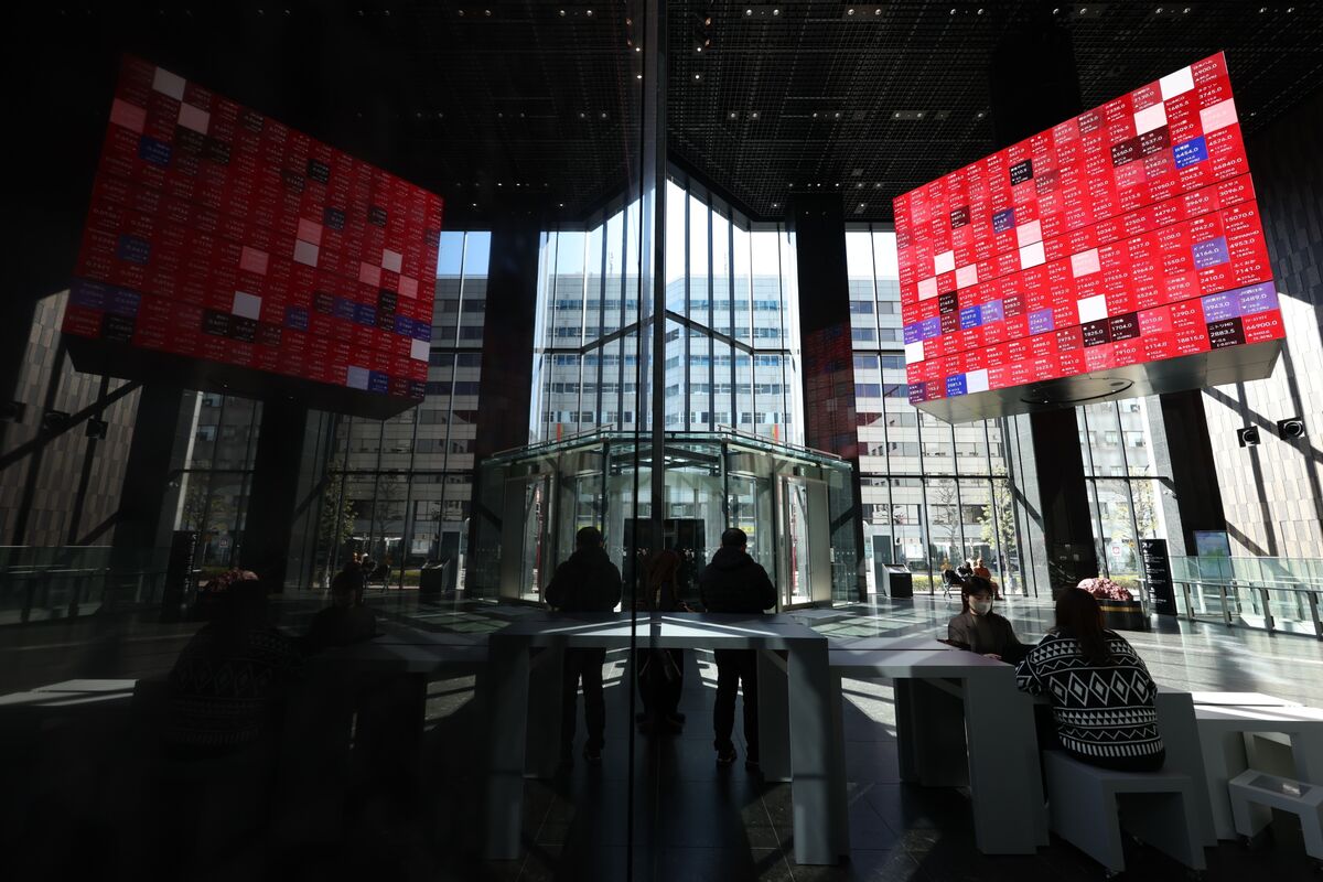 日本市場、AIブーム期待で株高－日米中銀会合控え円と債券もみ合いへ - Bloomberg