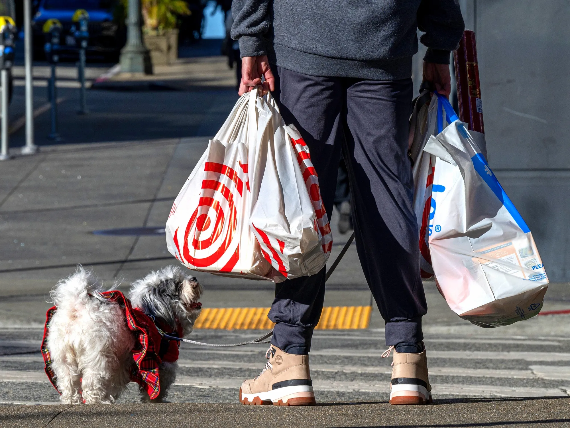 Cooling Economy Is Giving US Workers a Lift - Bloomberg