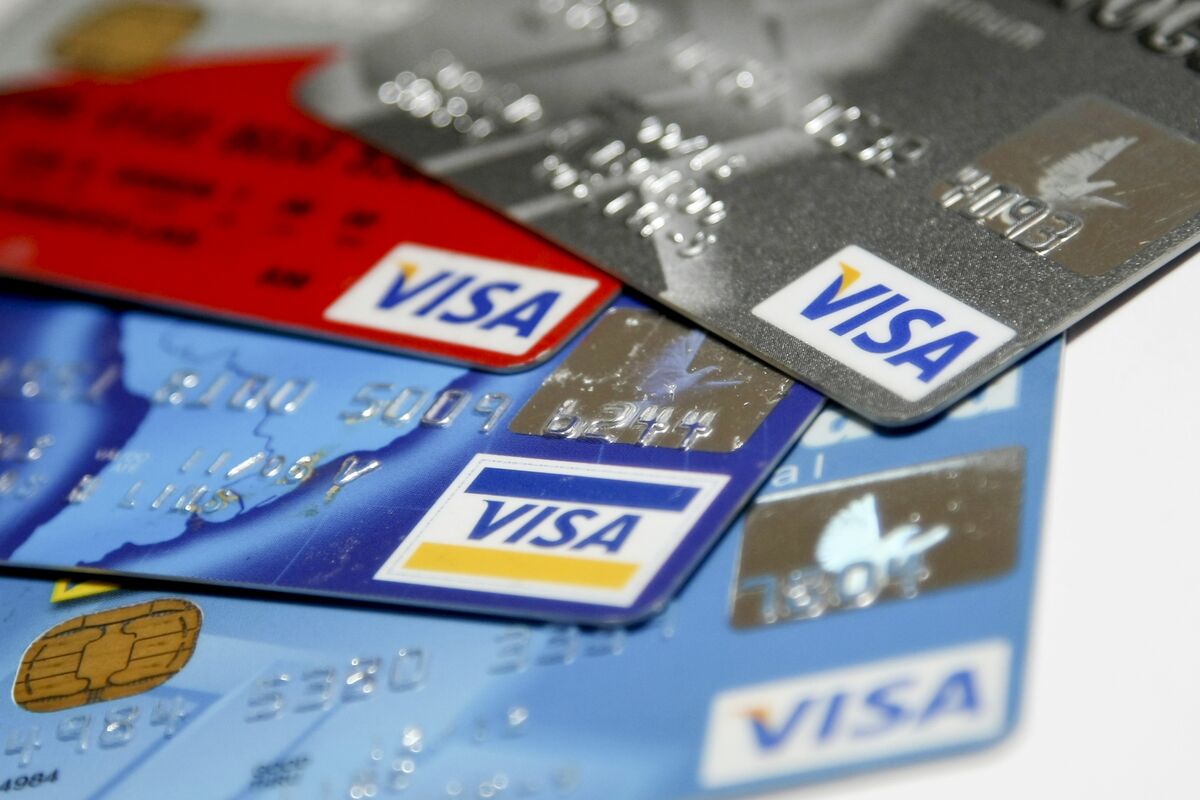 Brazil’s Credit Card Rates Climb to 450%, a Six-Year High - Bloomberg