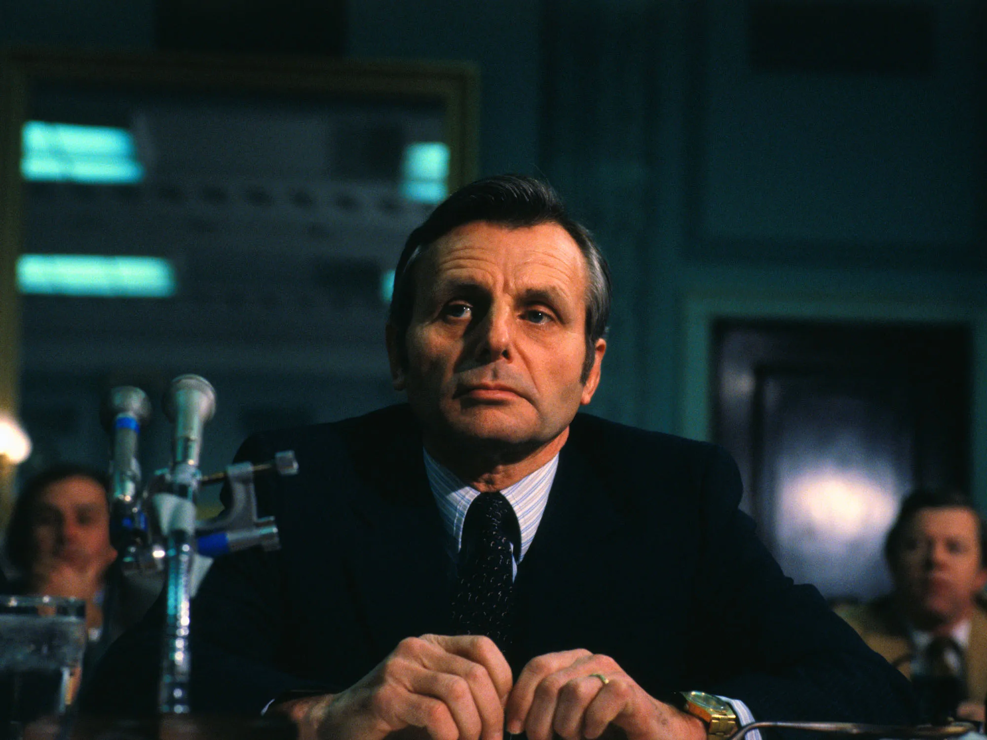 Frank Carlucci, Carlyle Chairman Who Led Pentagon, Dies at 87 - Bloomberg