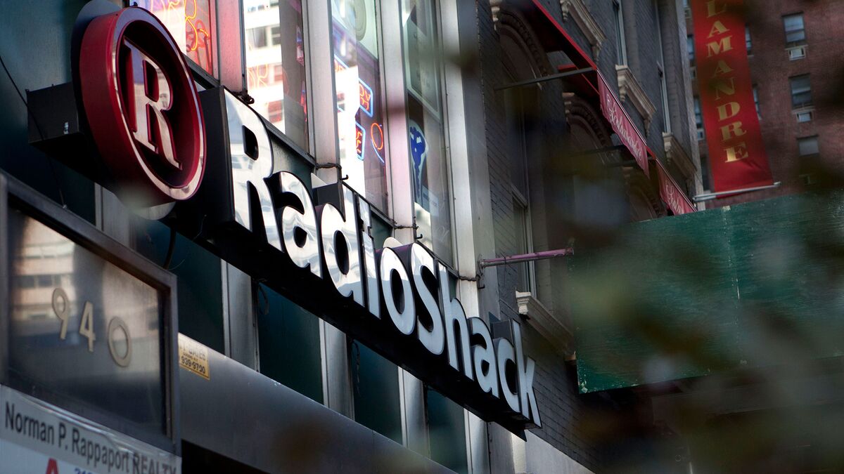 A Visual History of RadioShack's Logos - Bloomberg