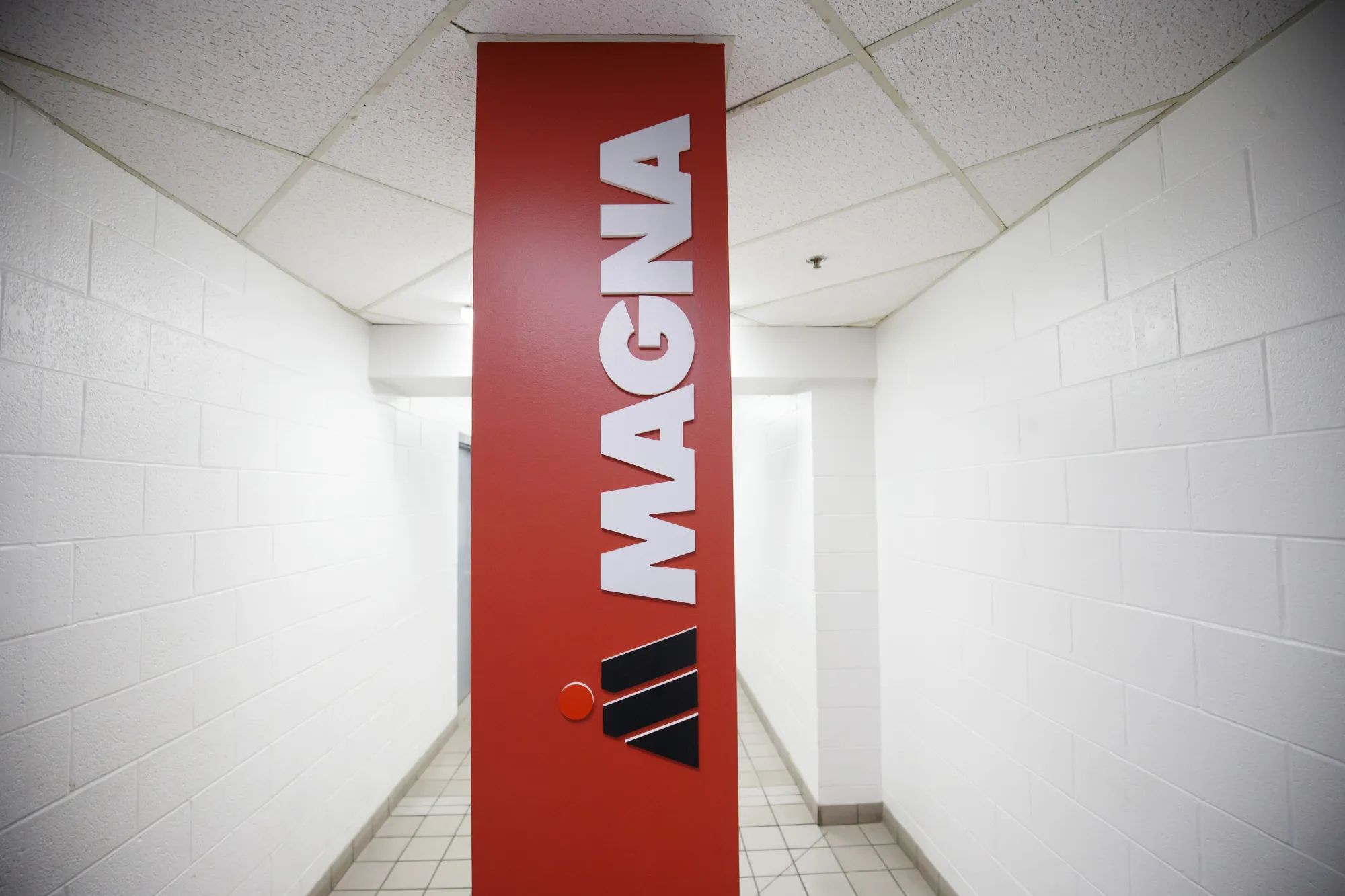 LG Electronics Surges on Electric-Car Parts Deal With Magna - Bloomberg