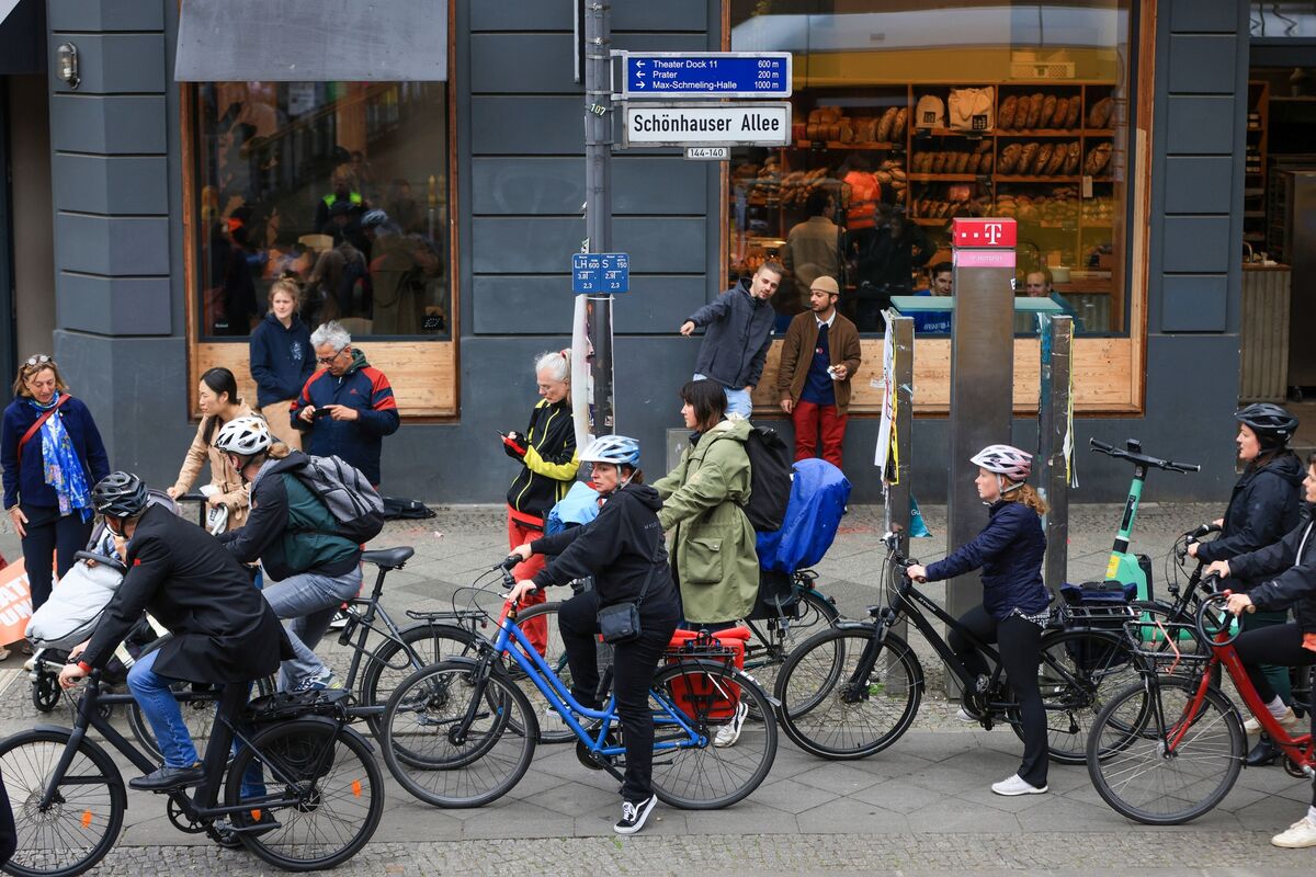 Germany's Love of Autos Puts the Brakes on Berlin's Car-Free Dreams ...