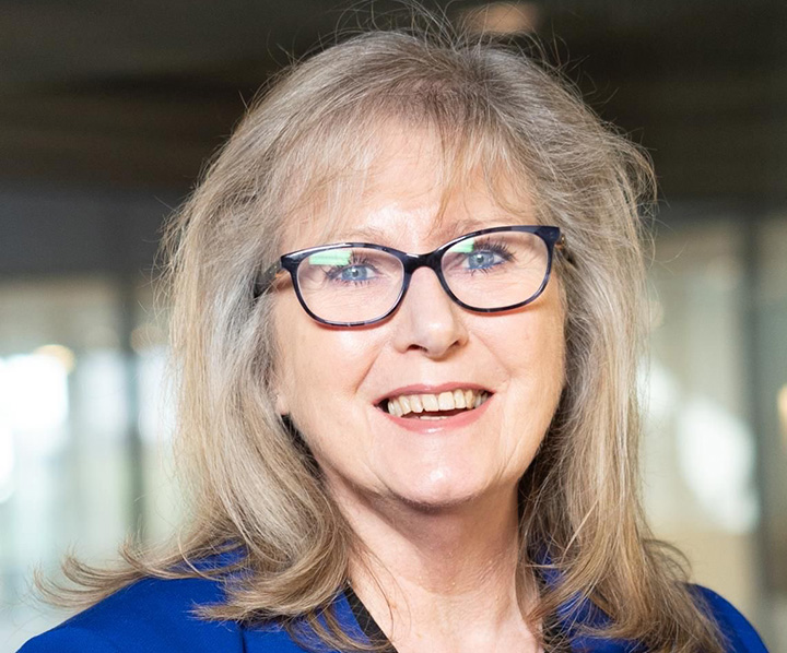 Tories Pick Hall to Face Labour’s Khan in London Mayoral Vote - Bloomberg