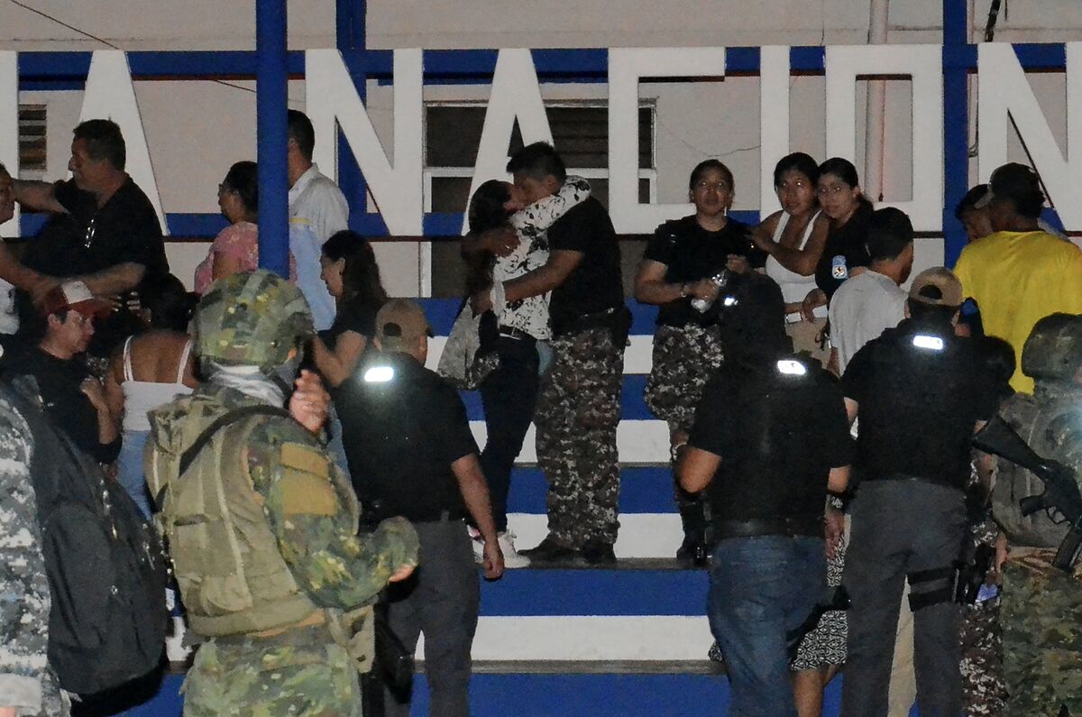 Ecuador Violence: All Prison Hostages Released - Bloomberg