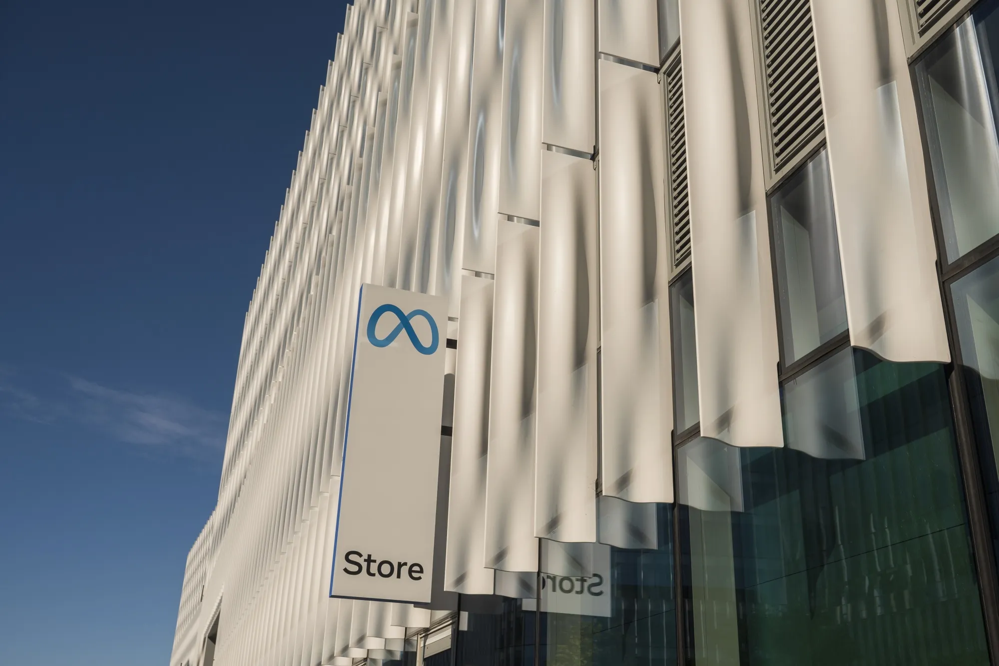 Hedge Fund That Beat 99% of Peers Places Contrarian Bet on Meta - Bloomberg