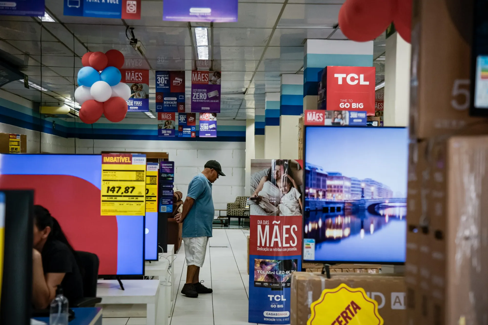 Black Friday Brazil: Retailers Use Deals, Credit to Lure Shoppers ...