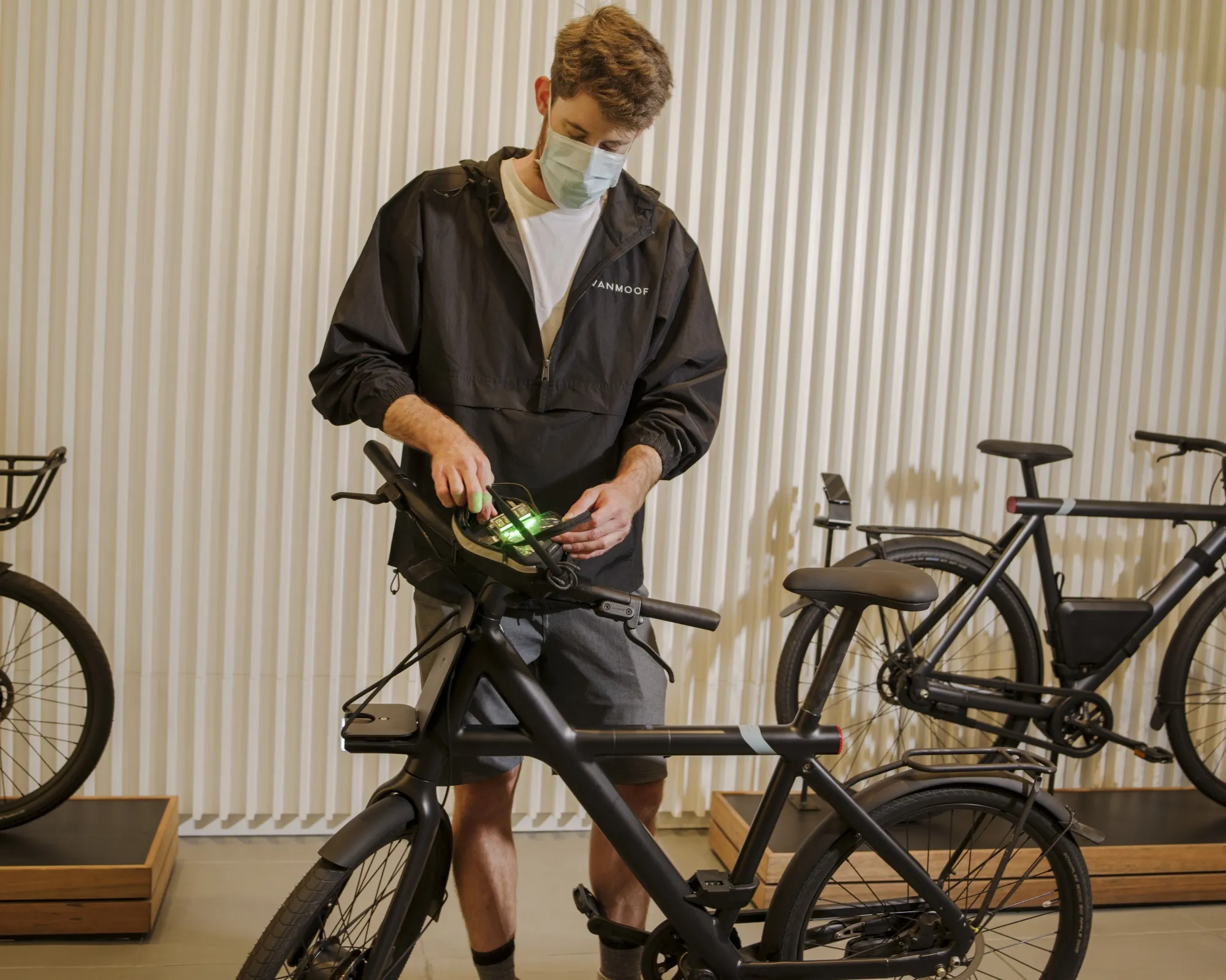 Vanmoof bike hunters store
