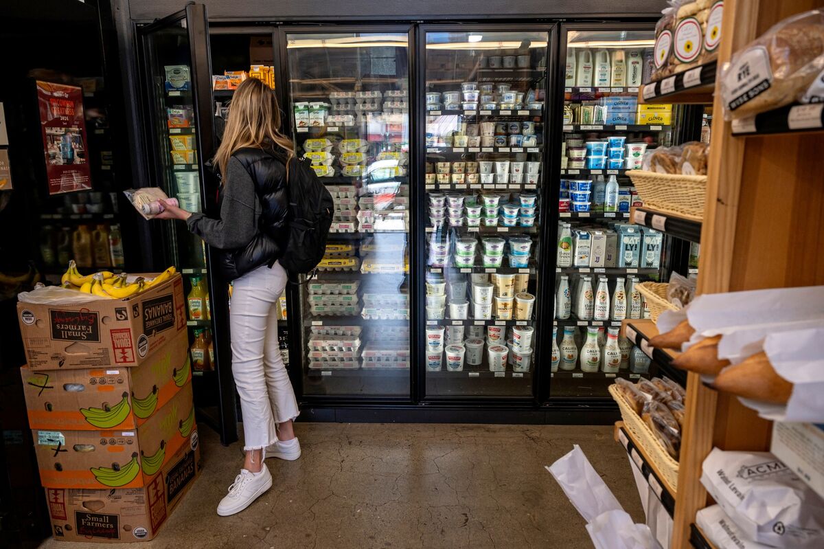 US Inflation Expectations Fall for Second Month in NY Fed Survey ...