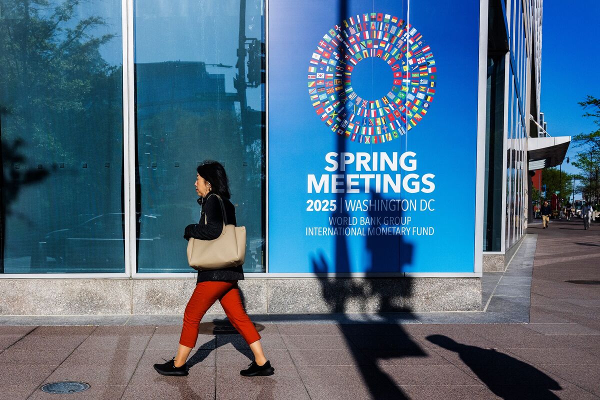 IMF Says Global Economy Slowing on Trade ‘Reboot’ But Avoiding ...