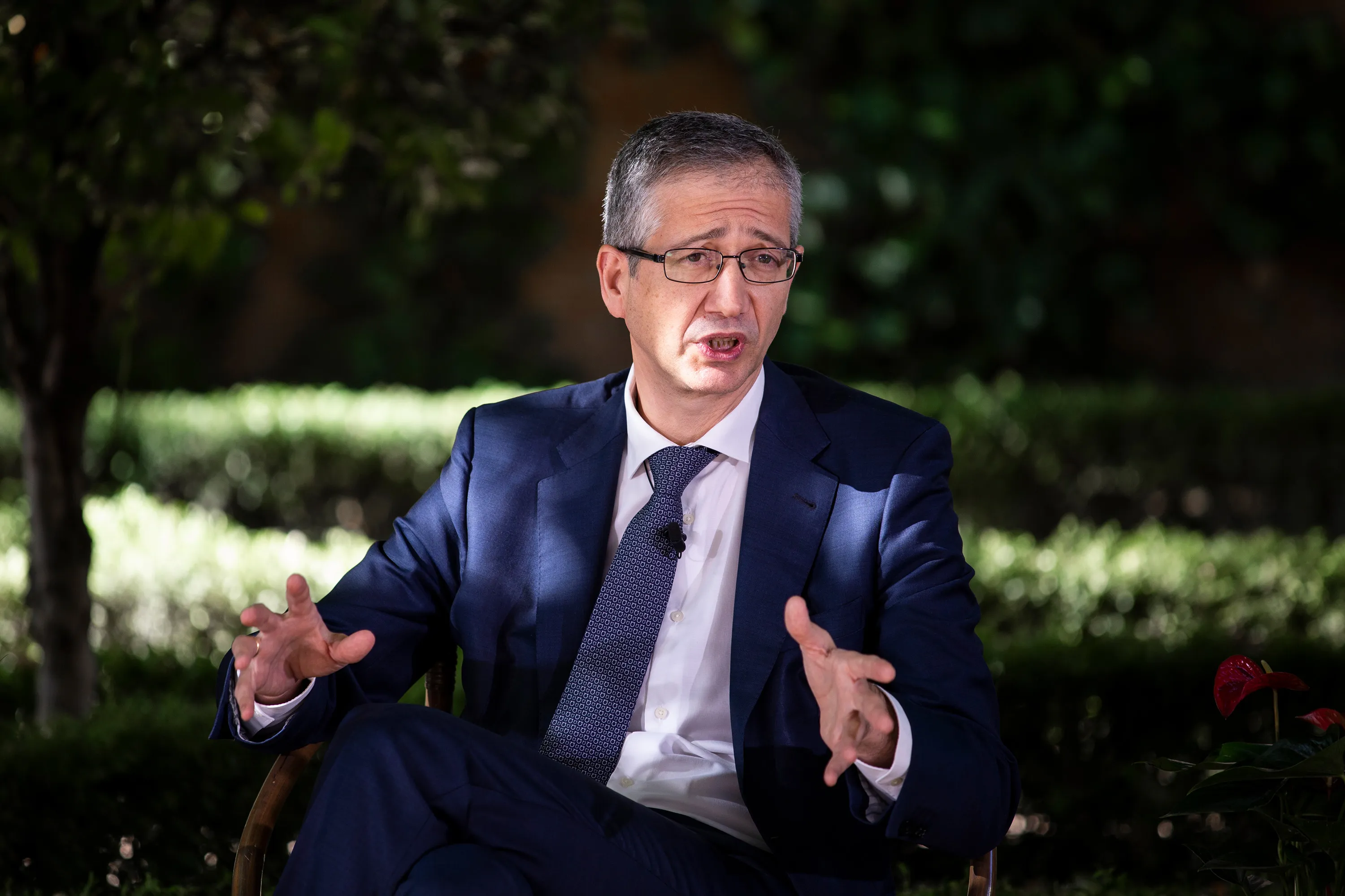 ECB’s De Cos Says Uncertainty in Euro Area Very High: Interview - Bloomberg