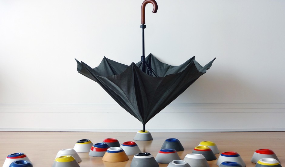 'Catch My Drip' Lets Your Umbrella Dry Without Taking Up a Lot of Space ...