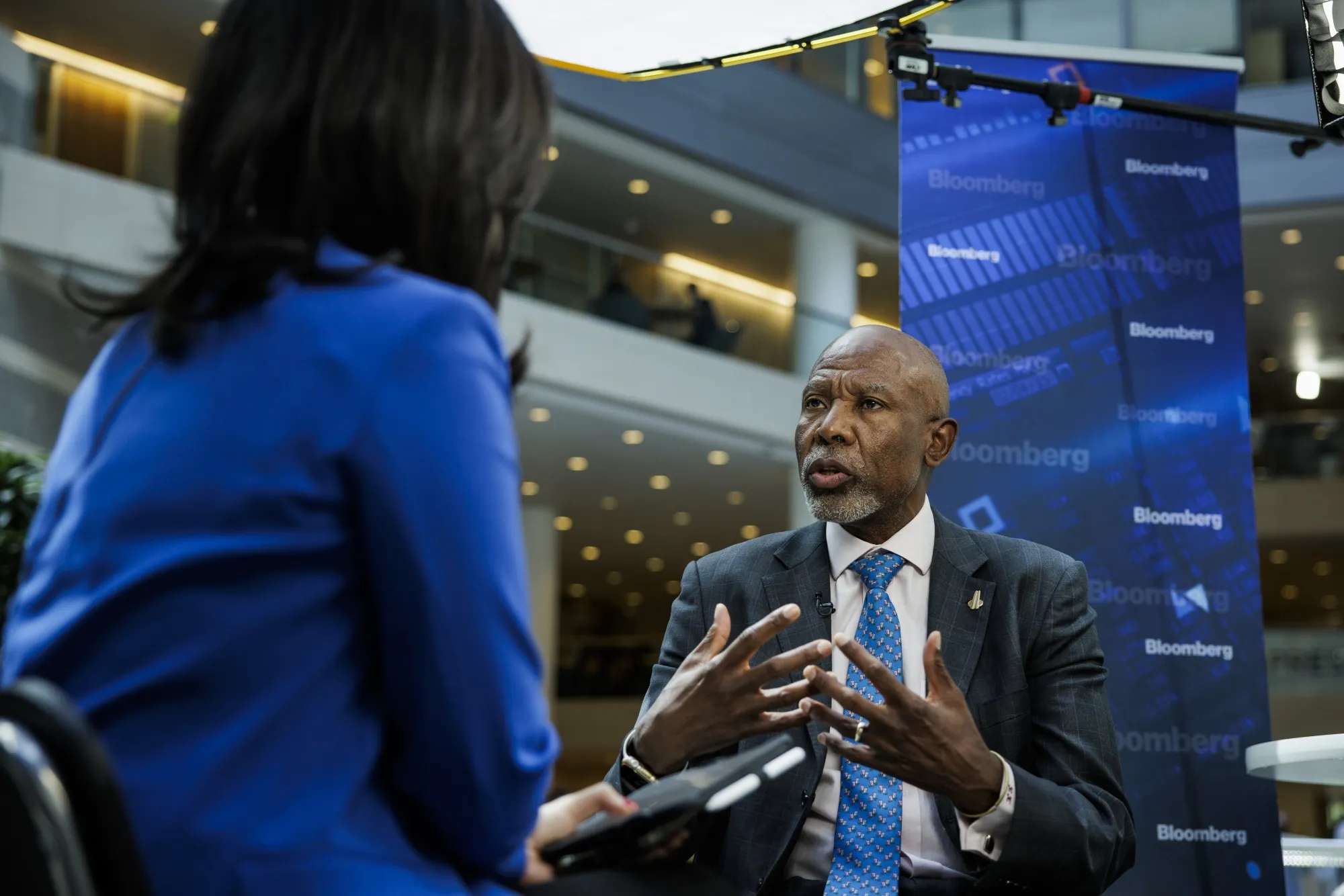 South Africa Doesn’t Follow Fed on Rate Moves, Governor Says - Bloomberg