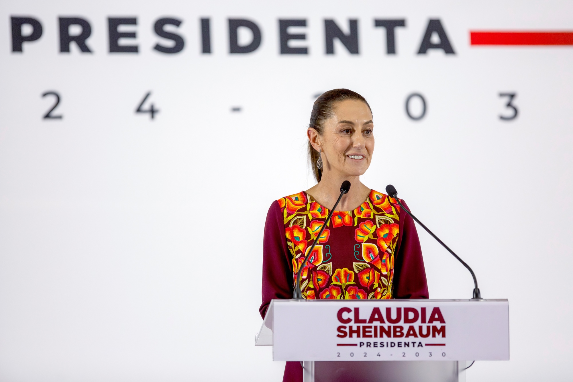 Sheinbaum se niega a “pintar la raya” con AMLO - Bloomberg