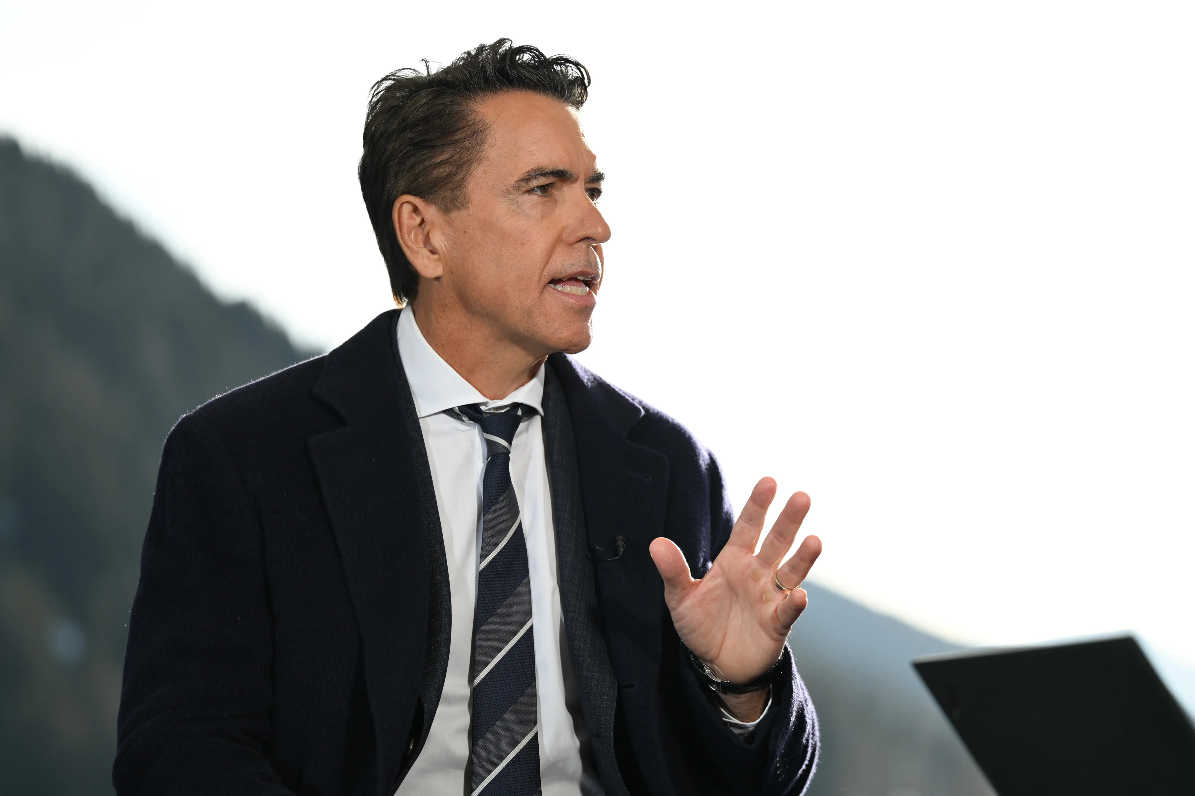 AI Startup Valuations Surge as Investors Chase Next Big Deal, Bravo ...