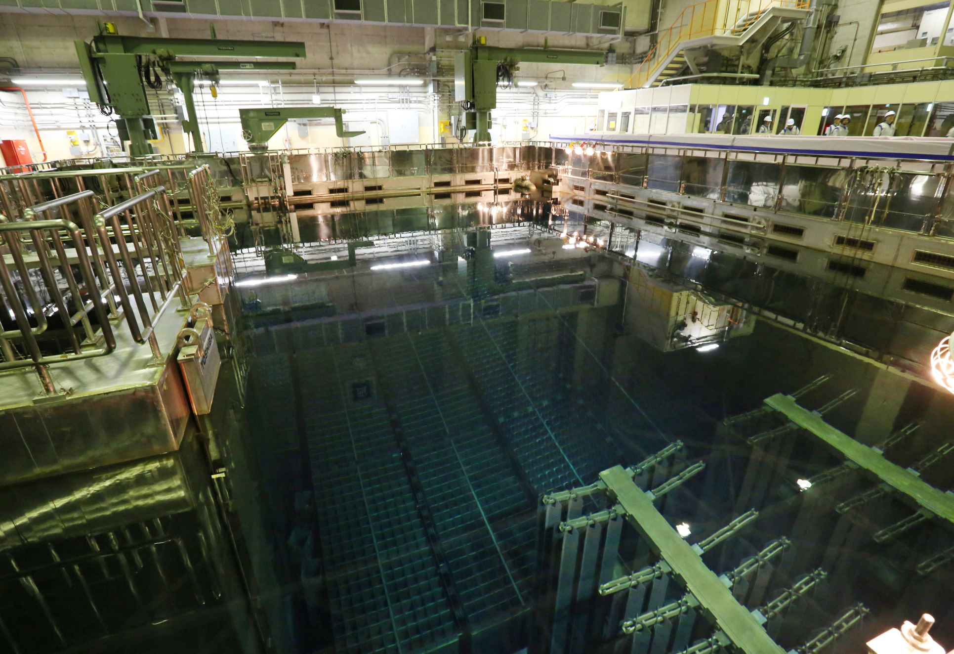 Tokyo Elec. to Scrap Fukushima Plant That Survived 2011 Tsunami - Bloomberg