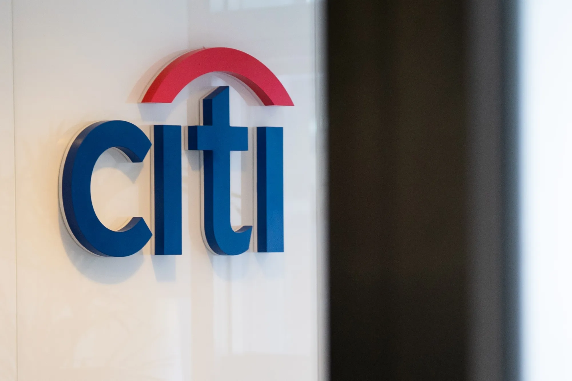 Citi (C US) Posts Surprise Jump in Profit as Rate Moves Fuel Trading ...