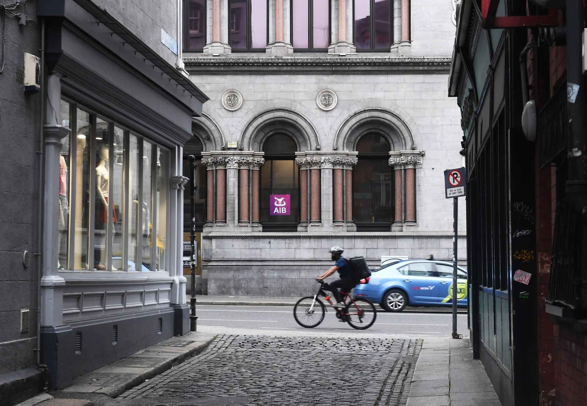 AIB Proceeds With €1.2 Billion Buyback With Irish State - Bloomberg