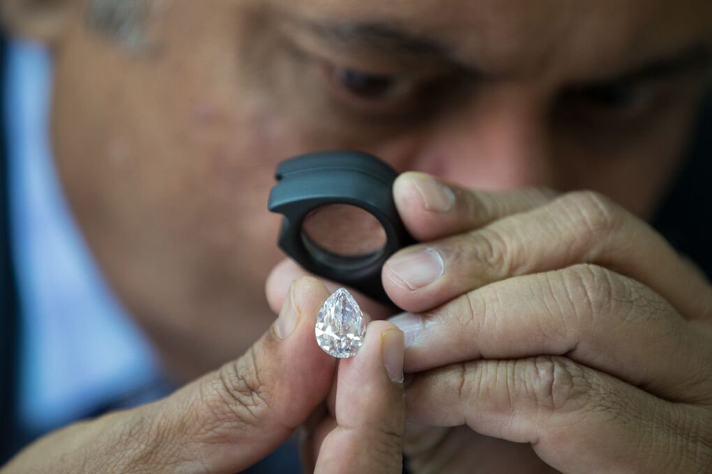Diamond Dealers Cling to the Old Days - Bloomberg