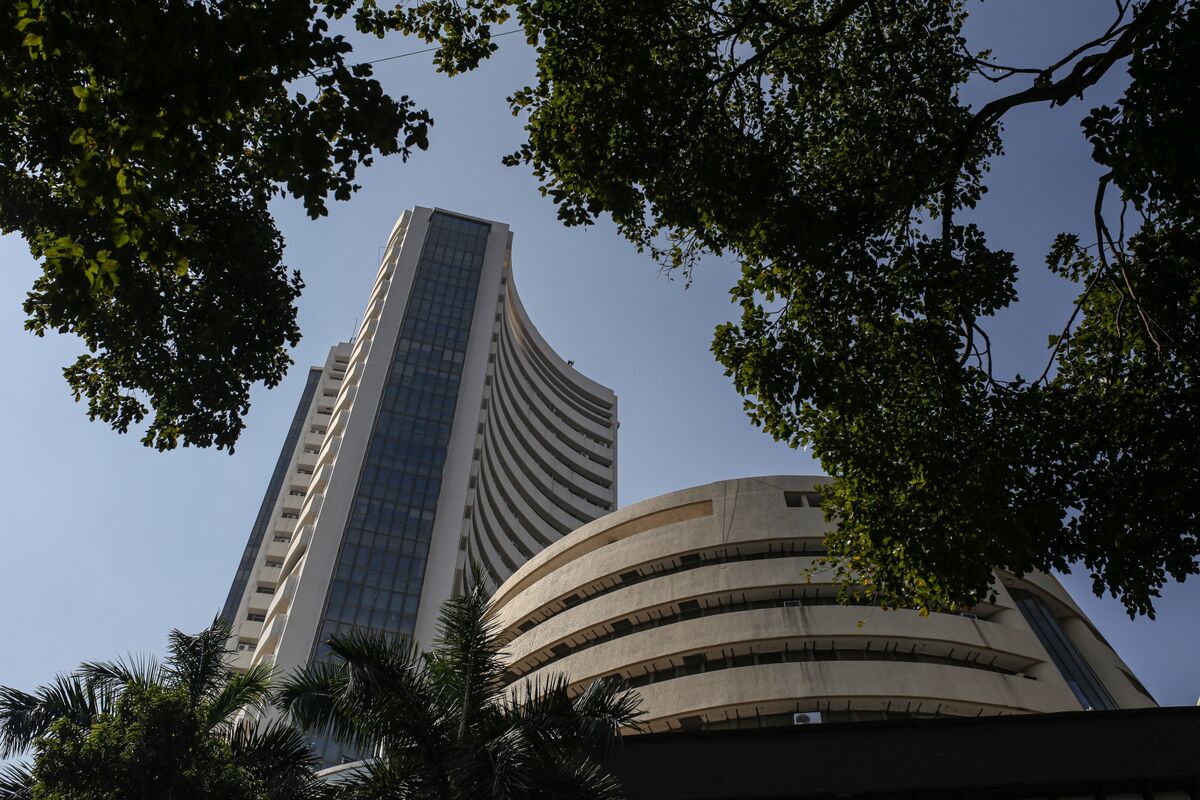Foreign Cash Inflow May Continue Driving India Stocks, HSBC Says ...