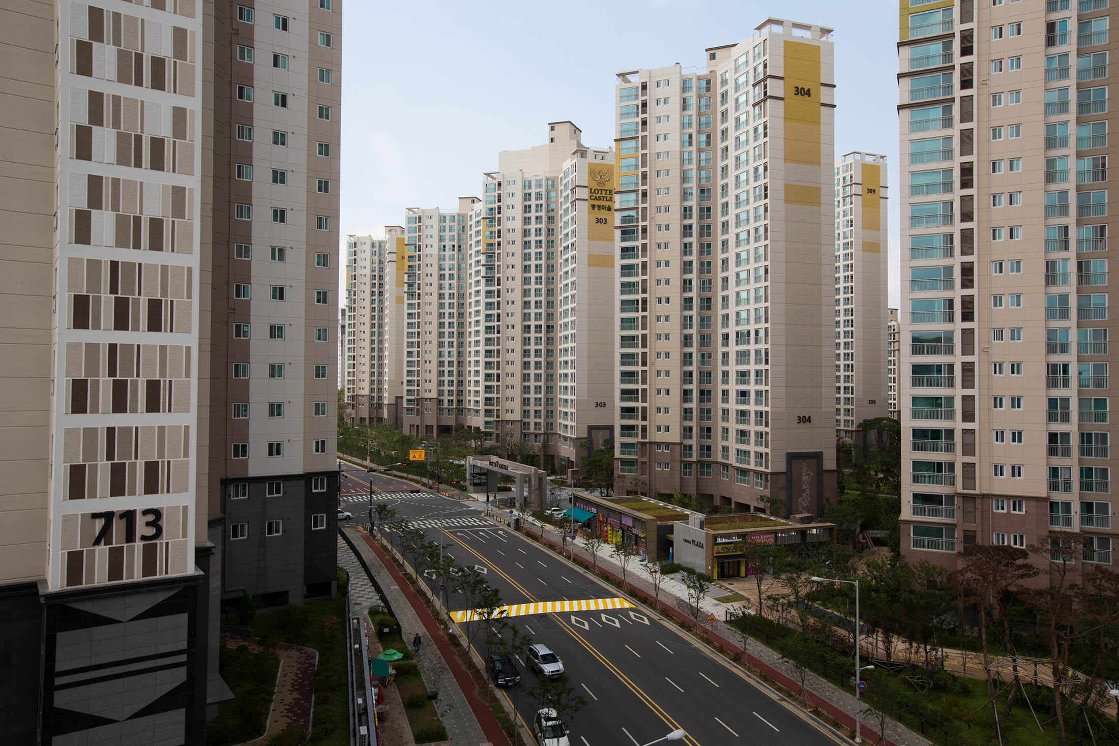 Oversupply and Tighter Lending Threaten Korea's Property Market - Bloomberg