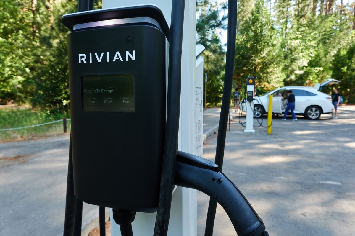 Rivian (RIVN) Scraps Plan to Make Electric Vans in Europe with Mercedes ...