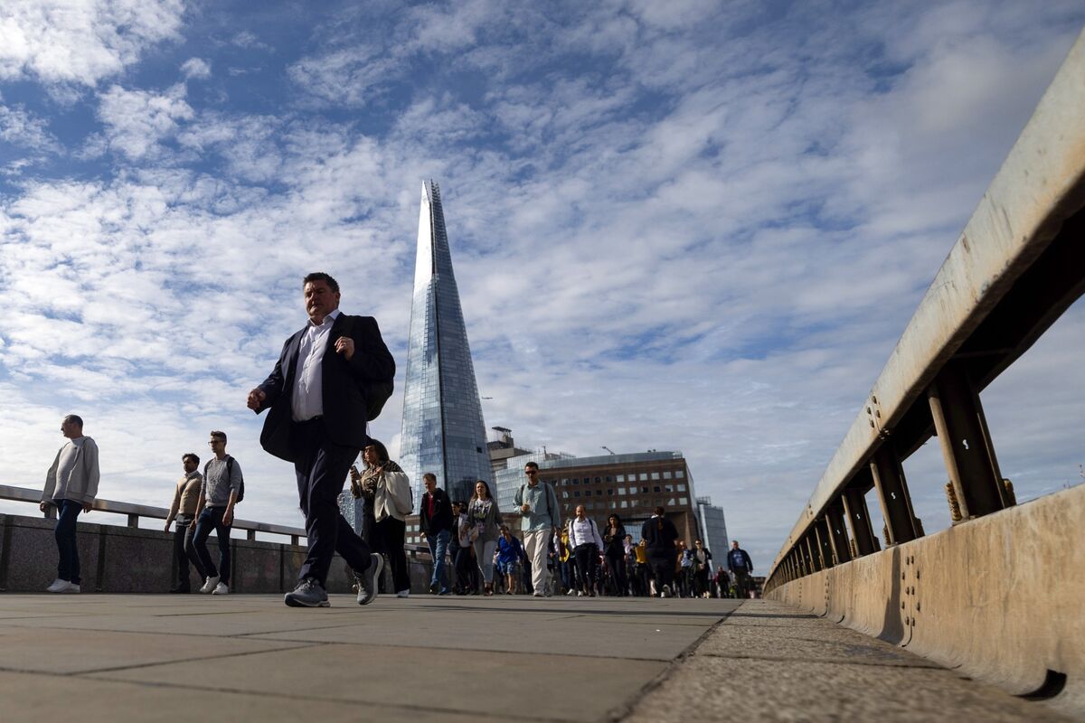 XMS Hires Carlos Pinto for FinTech and FIG Banking in London - Bloomberg