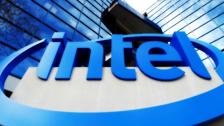 Intel Gains as Data Center Revival Fuels Revenue Growth - Bloomberg