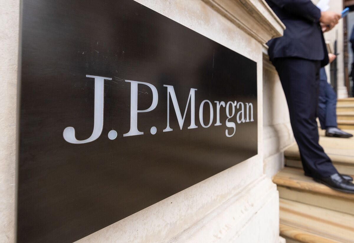 JPMorgan Takes $70 Million Hit on Europe High-Yield Trading Desk - Bloomberg