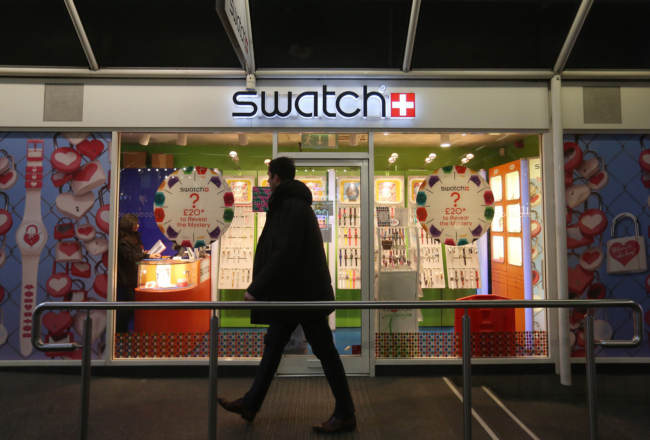 Swatch First-Half Profit Declines to Lowest in Seven Years - Bloomberg