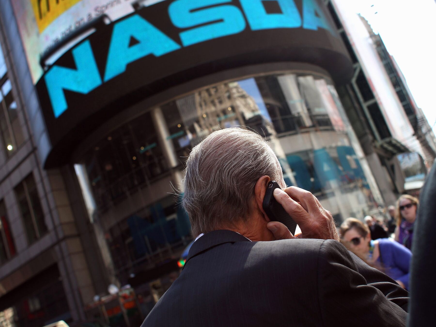 Nasdaq Has Room to Rally for Analysts With Bubble Peak in Sight - Bloomberg