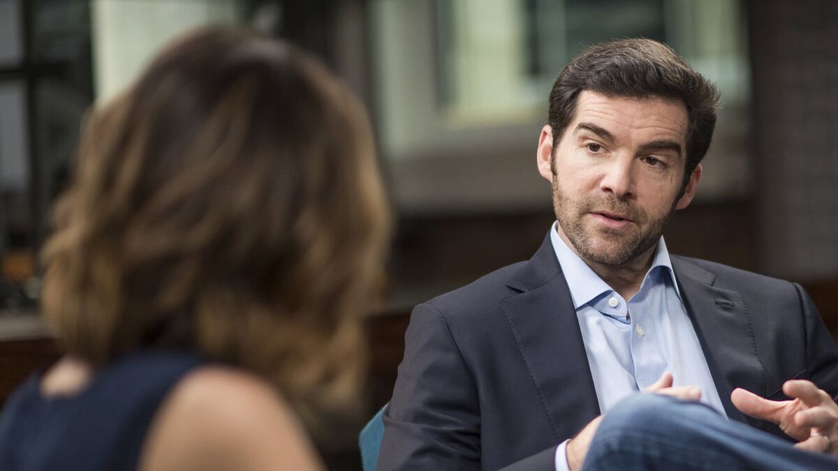 When CEOs Sacrifice Their Bonuses, Do Employees Stick Around? - Bloomberg