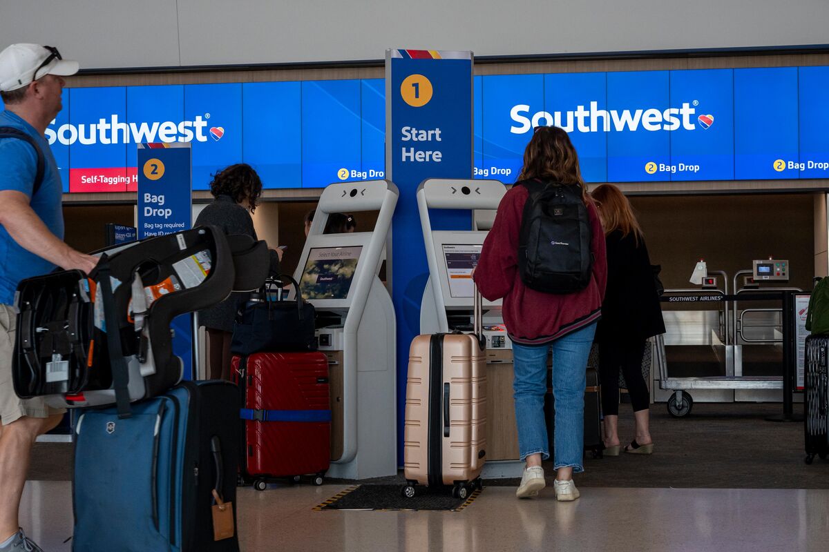 Southwest Airlines (LUV) to End Its Policy of Hedging Against Fuel ...