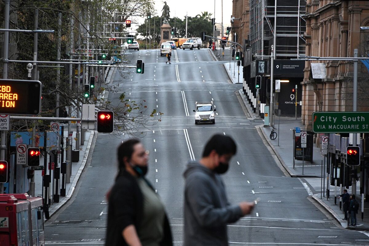 Sydney Has Worst Day With Delta Unabated Despite Vaccinations - Bloomberg