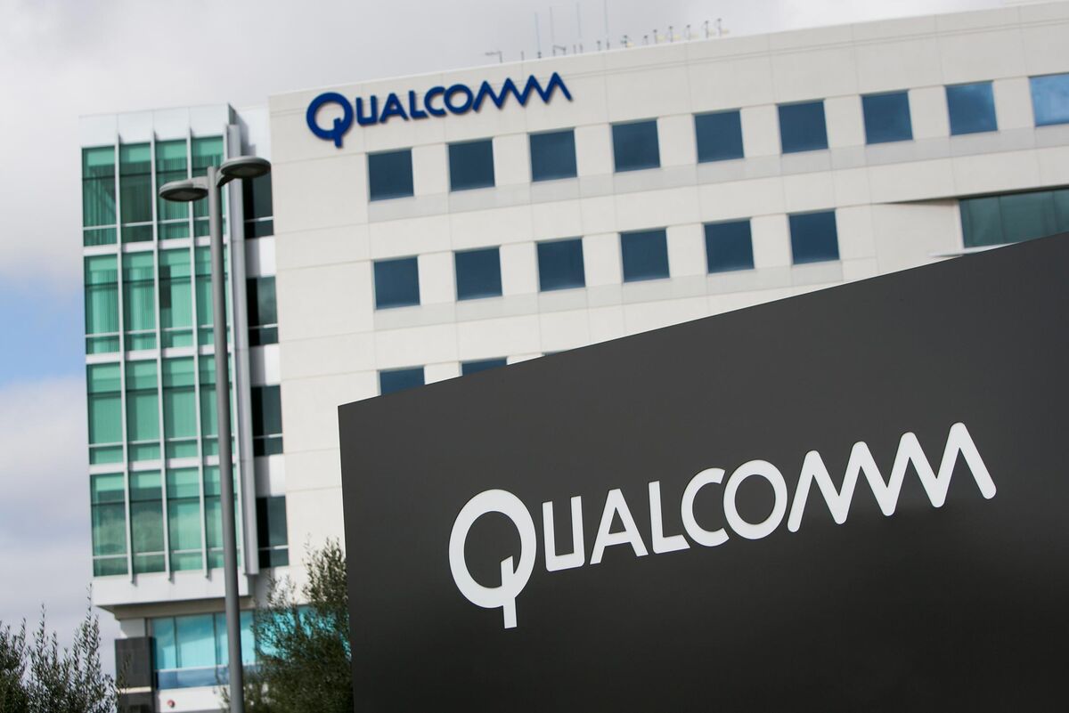 Qualcomm's (QCOM) Forecast Benefits From Apple (AAPL) Settement - Bloomberg