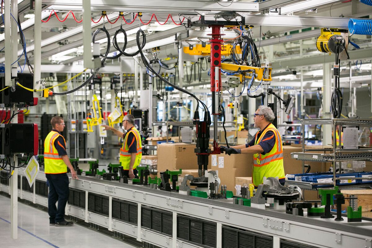 Volvo Cars Shuts Plant With Hurricane Florence Forcing Evacuation ...