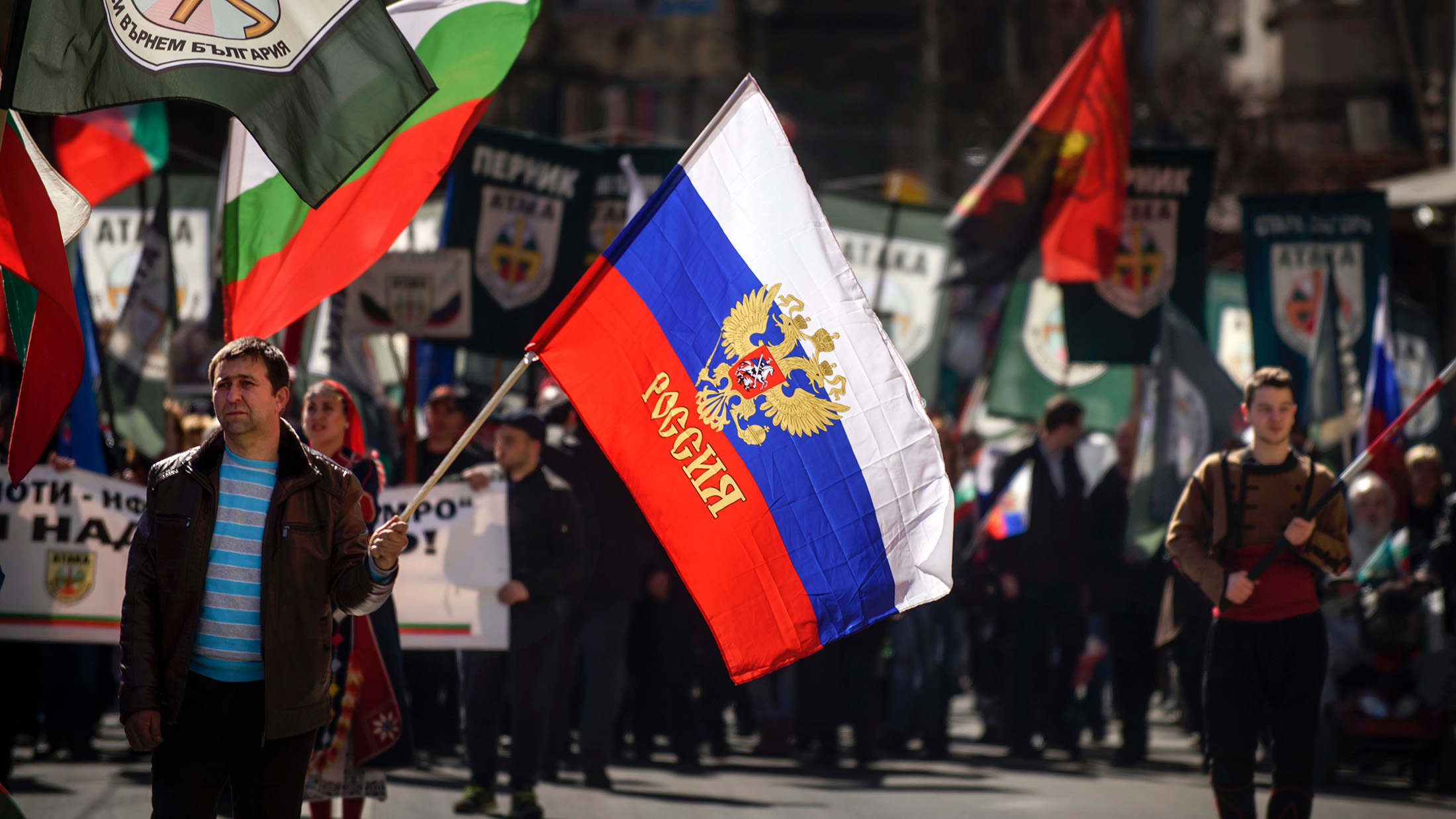 Bulgarians Vote for Parliament, May Expand Russian Influence - Bloomberg
