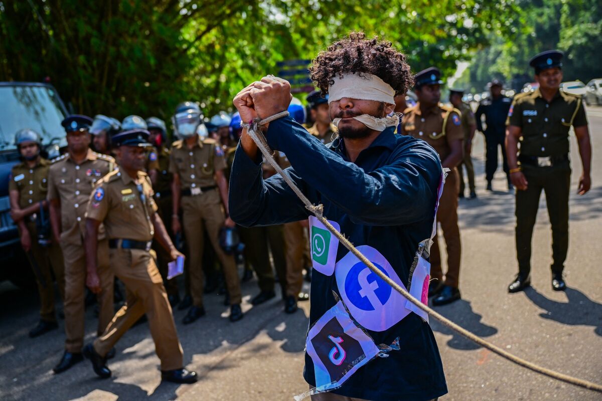 Sri Lanka Passes Controversial Law to Police Online Content - Bloomberg