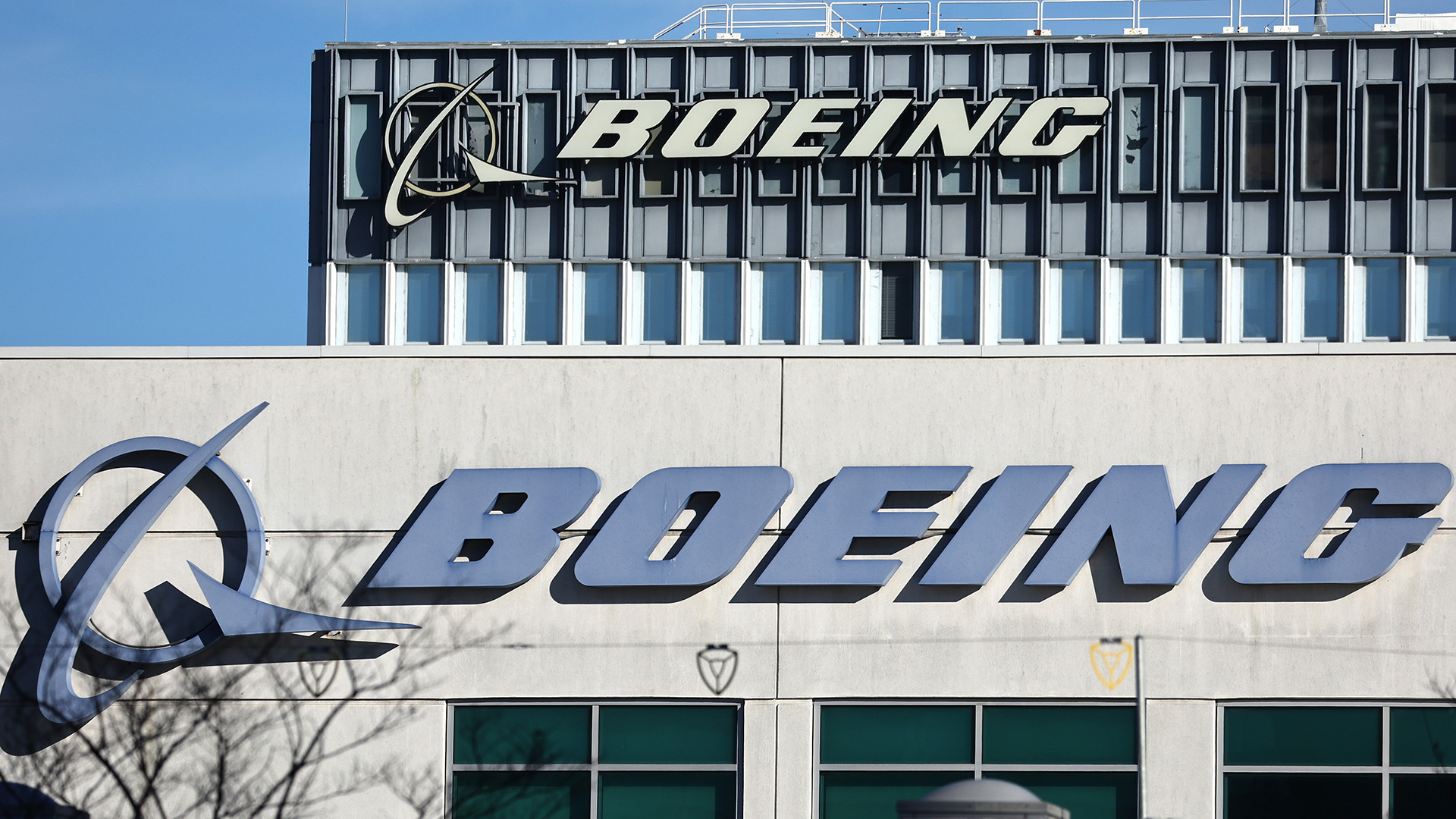 Watch Boeing CEO Acknowledges Safety Lapse - Bloomberg